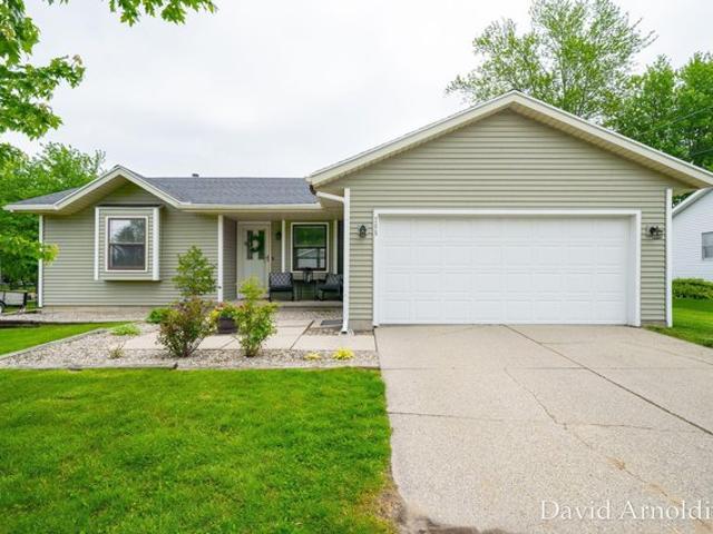 265 Country Club Rd, Holland, MI 49423