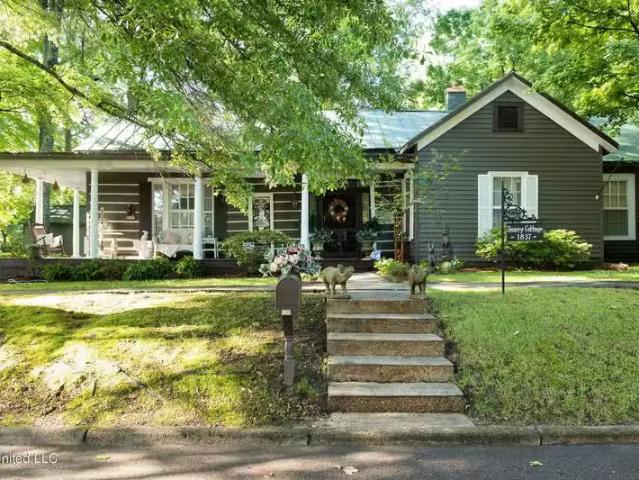 265 E Falconer Avenue, Holly Springs, MS 38635 640589735