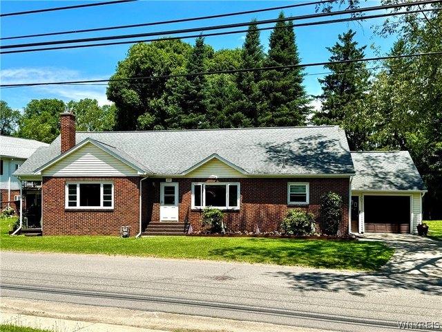 265 Franklin St, Springville, NY 14141