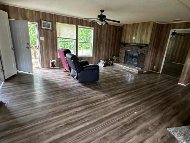 265 Hillview Ln