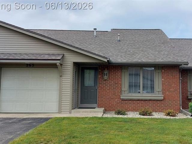 265 Interlaken Ct, Zeeland, MI 49464