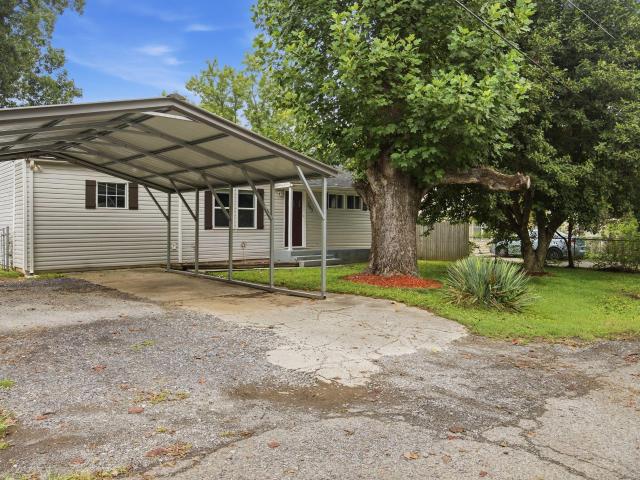 265 Orlando Drive NE