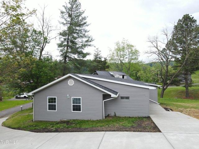 265 Market St, Clintwood, VA 24228