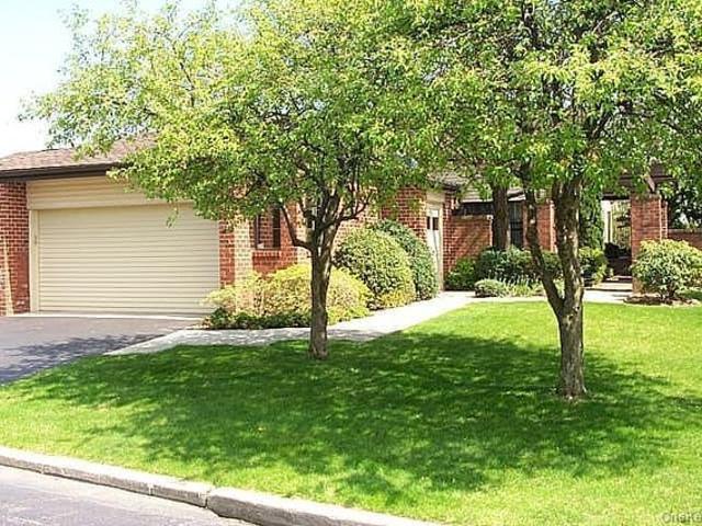 265 Sparrow Dr Unit 265, Manhasset, NY 11030
