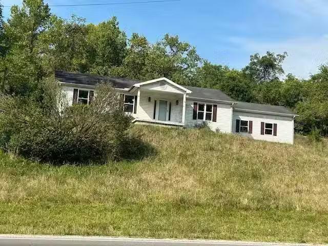 265 STATE HIGHWAY 2, OLIVE HILL, KY 41164 Single Family Reside.