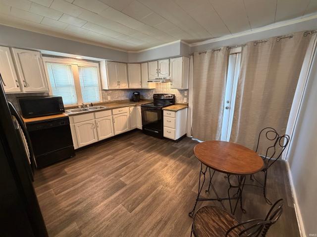 265 W 8th Street