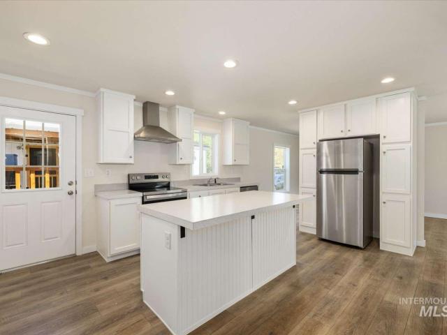 265 W 9th