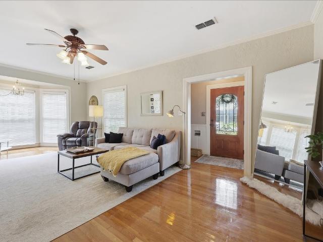 265 W Caldwood Drive