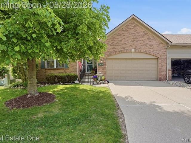 265 Winslow Cir, Commerce Township, MI 48390