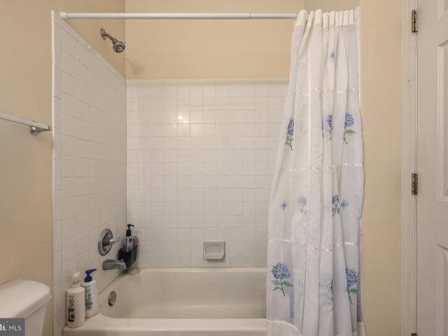2664 Manhattan Pl, Unit 305, Vienna, VA 22180 | MLS #VAFX2303