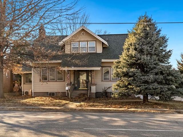 2664 N Harrison St, Davenport, IA 52803