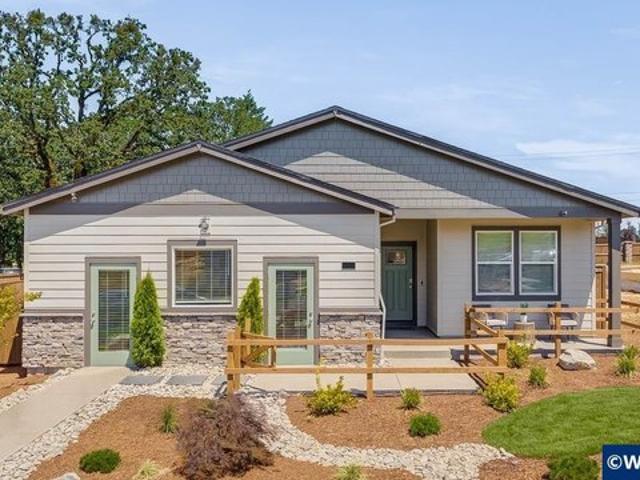 2664 Landau St SE, Salem, OR 97306