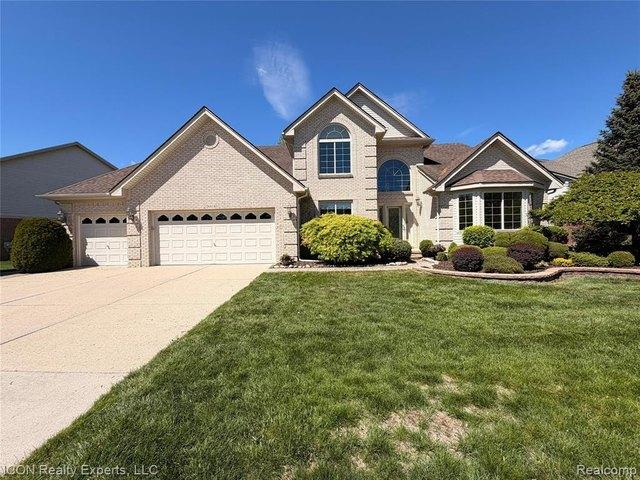 26654 Rose Dr, Flat Rock, MI 48134