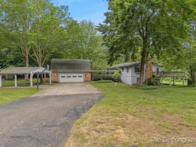 2665 Sharon Ave, Holland, MI 49424