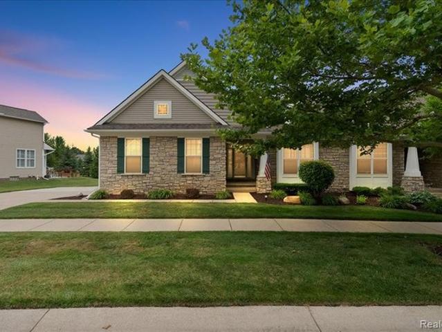 26668 Wilton Ct, Lyon Township, MI 48165