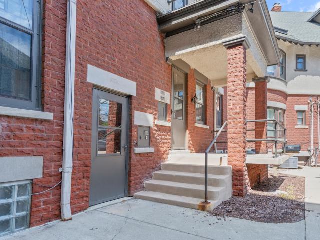 2666 N Hackett Ave