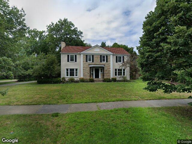 2666 Cranlyn Rd, Shaker Heights, OH 44122
