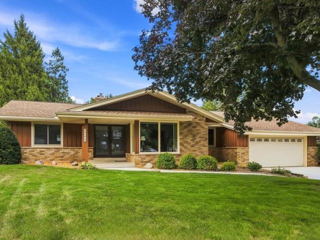 2666 S Seymour Pl, West Allis, WI 53227
