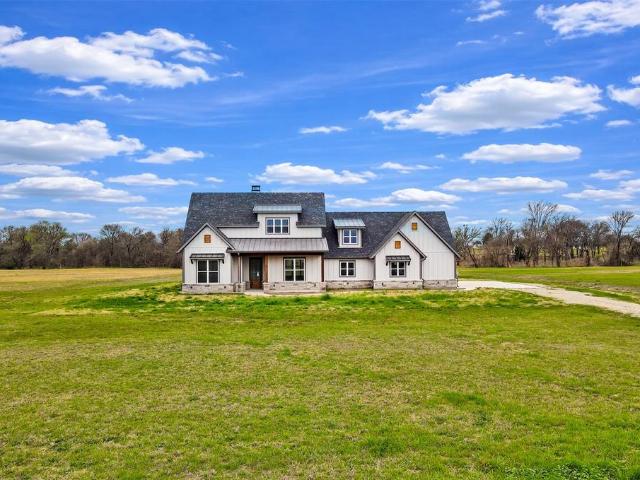 2667 County Road 3820, Wills Point, TX 75169 | MLS #21201 | Compass