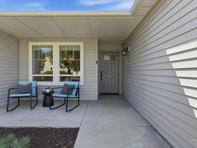 2667 E Apricot Drive