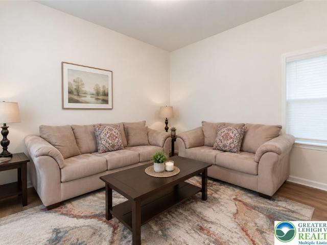 2668 Hollow View Drive