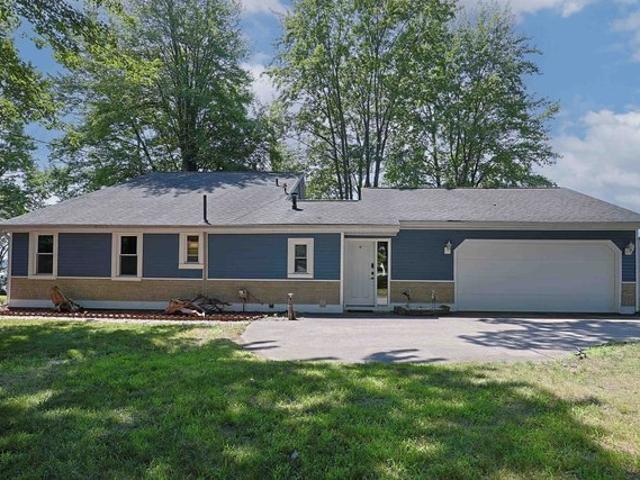 2669 N Lakeview Dr, Sanford, MI 48657
