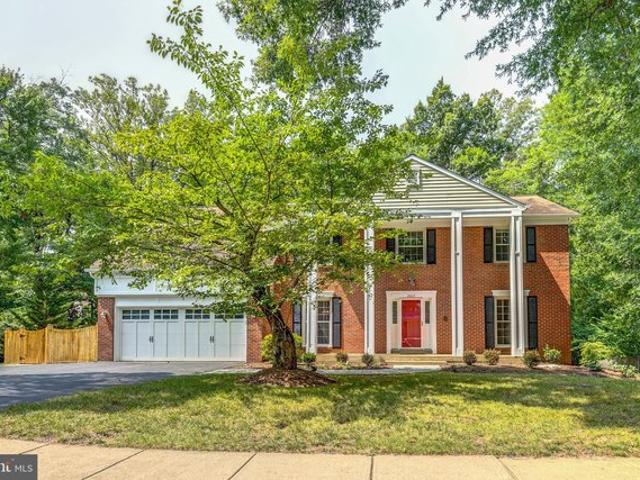 2669 Oakton Glen Dr, Vienna, VA 22181