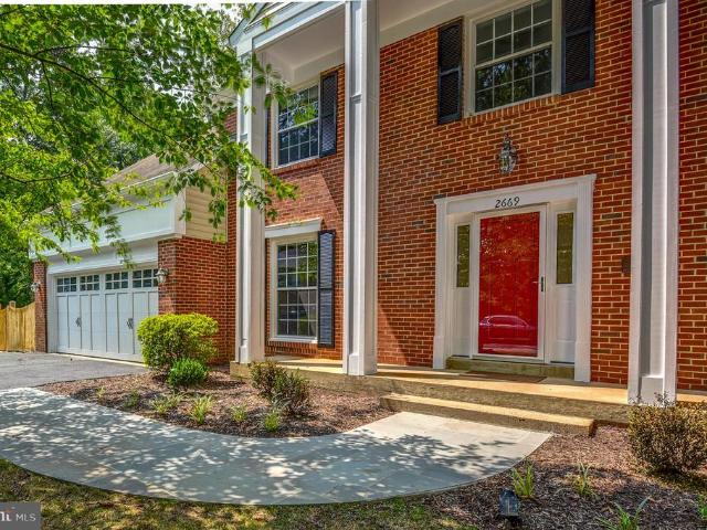2669 Oakton Glen Drive