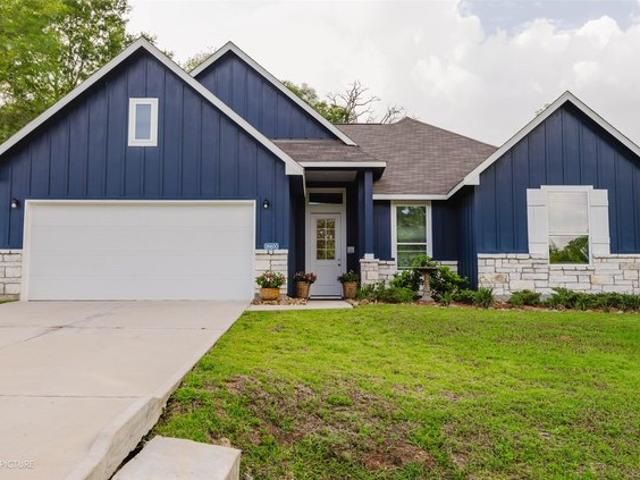 26600 Doe Ln, Hempstead, TX 77445