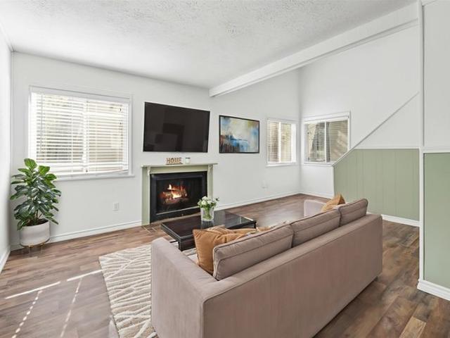 26604 Orchid Ct, Huntsville, TX 77320