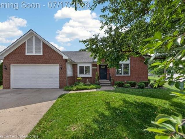 26606 Hales St, Madison Heights, MI 48071