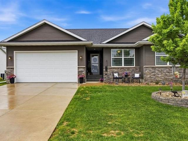 2660 Bullis Dr, Marion, IA 52302