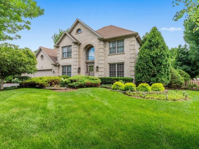 2660 Hoddam Rd, Naperville, IL 60564