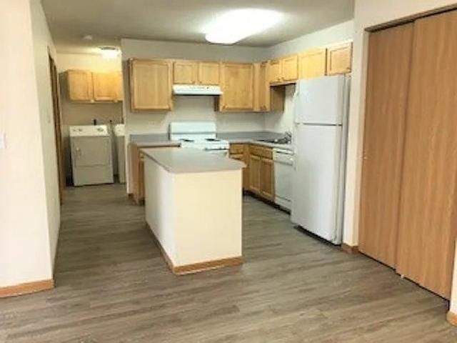 2660 Raven Oaks Dr, Dubuque, IA 52001
