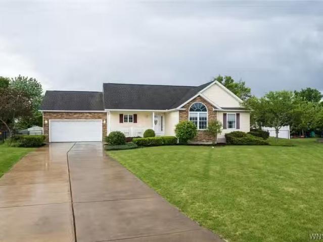 2660 RISHAN CT, NIAGARA FALLS, NY 14304 Single Family Residenc.