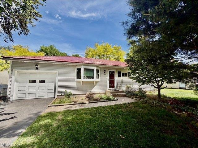 2661 Larchview Dr, Painesville, OH 44077