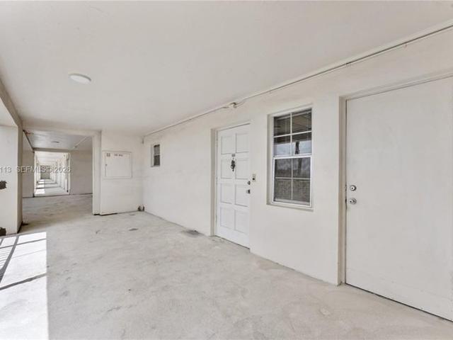 2661 S Course Dr Apt 805, Pompano Beach, FL 33069