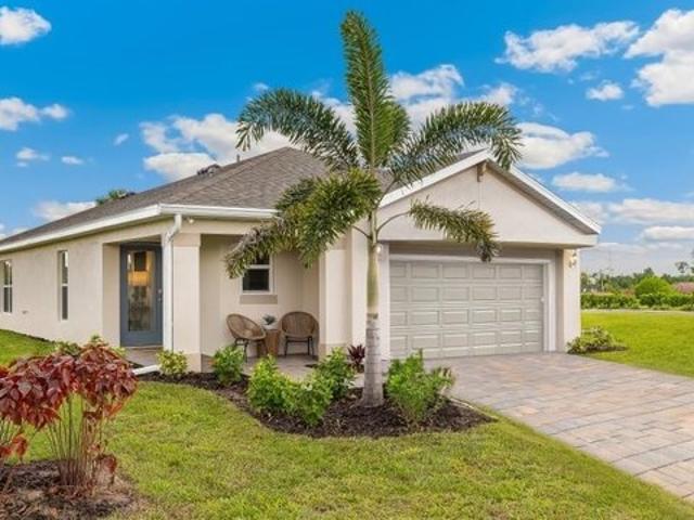2661 Soft Coral Way, North Fort Myers, FL 33903