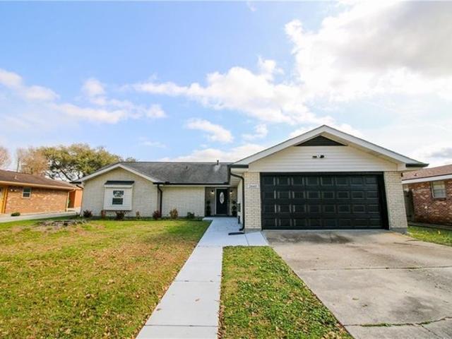 2661 Vulcan St, Harvey, LA 70058