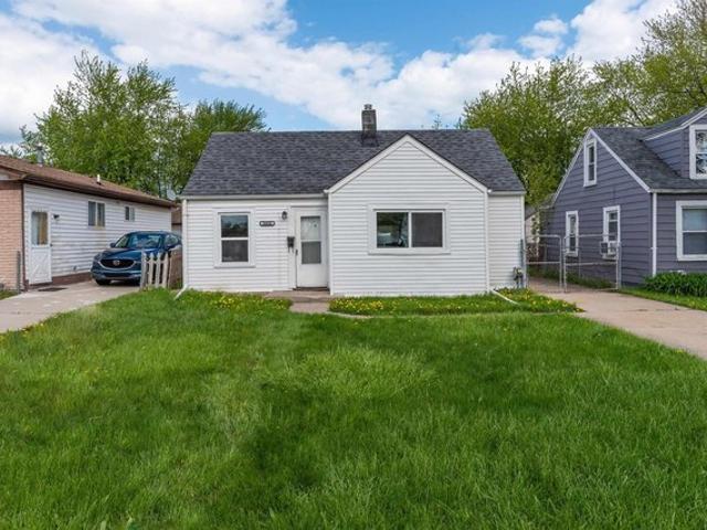 26620 Belleair St, Roseville, MI 48066
