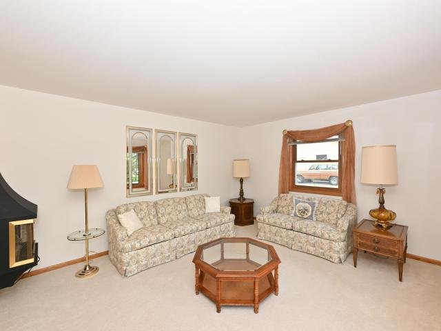 26624 Waubeesee Lake Dr