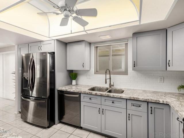 26629 S New Town Dr, Sun Lakes, AZ 85248
