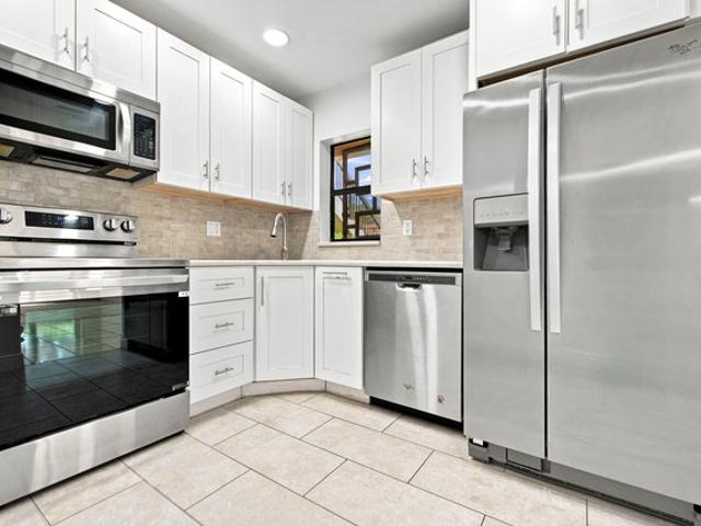 2662 Carambola Cir N, Coconut Creek, FL 33066
