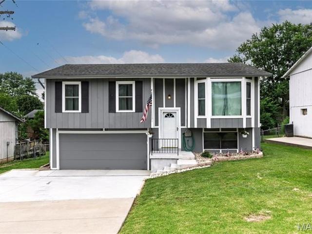 2662 Elm Dr, Arnold, MO 63010