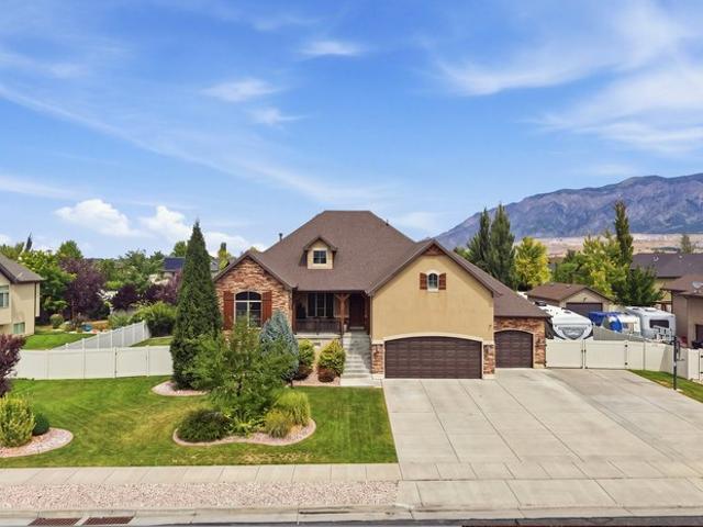 2662 W 2325 N, Farr West, UT 84404