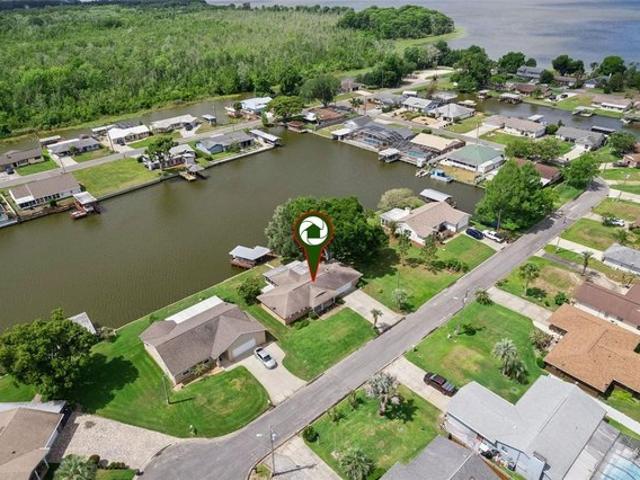 26632 W Cove Dr, Tavares, FL 32778