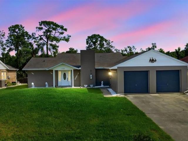 26638 E Cove Dr, Tavares, FL 32778