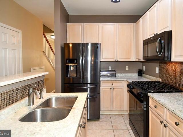 2663 Manhattan Pl Ste 112, Vienna, VA 22180