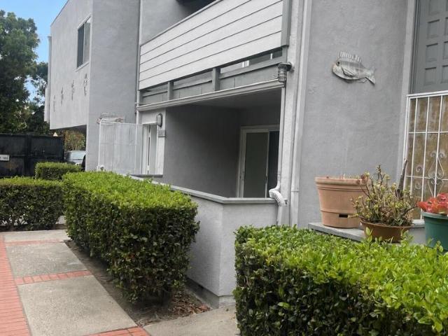 2663 E Harbor Boulevard
