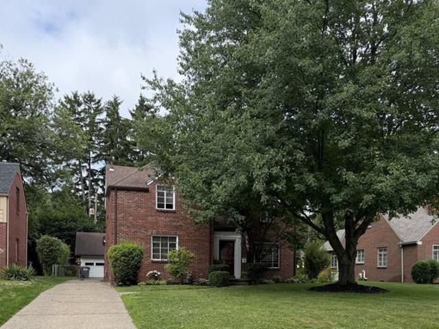 2663 Pemberton Dr, Toledo, OH 43606